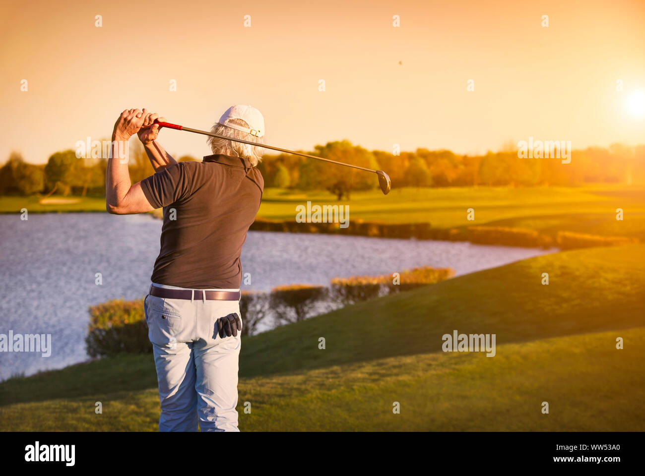 Golf course fairway sunset hi-res stock photography and images - Alamy