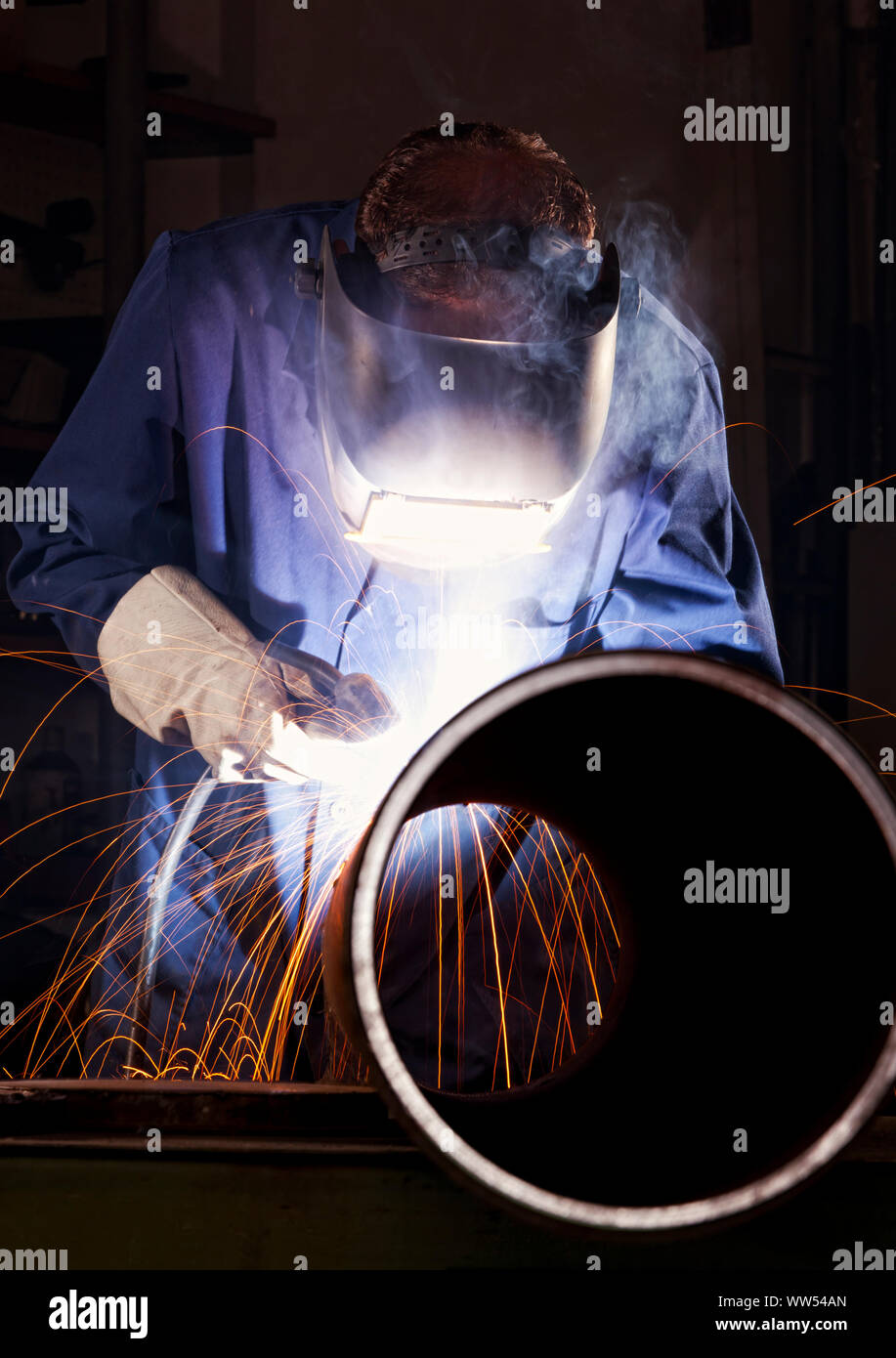 Arc welding steel pipe hi-res stock photography and images - Alamy