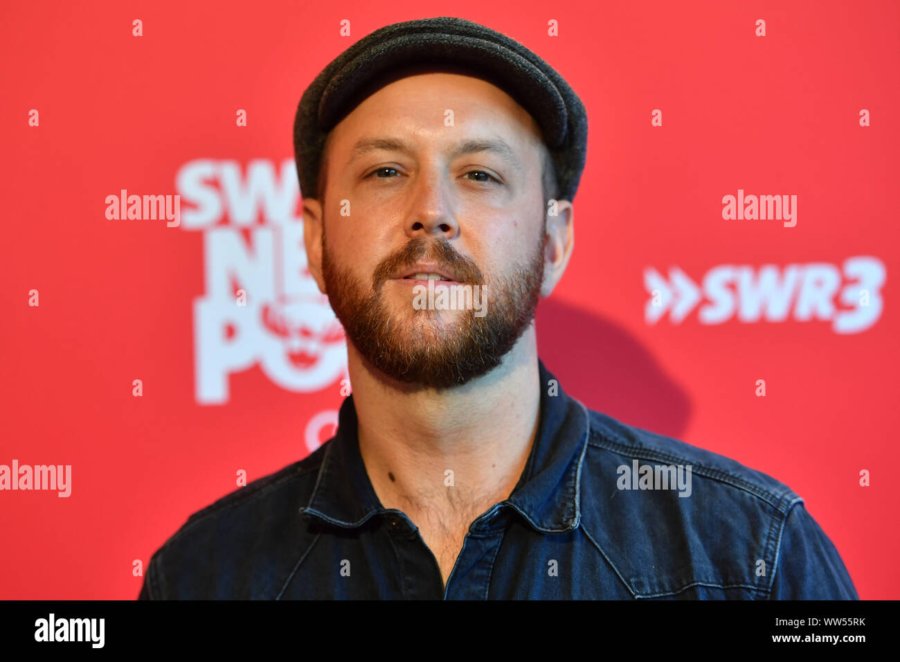 Matt simons singer hi-res stock photography and images - Alamy