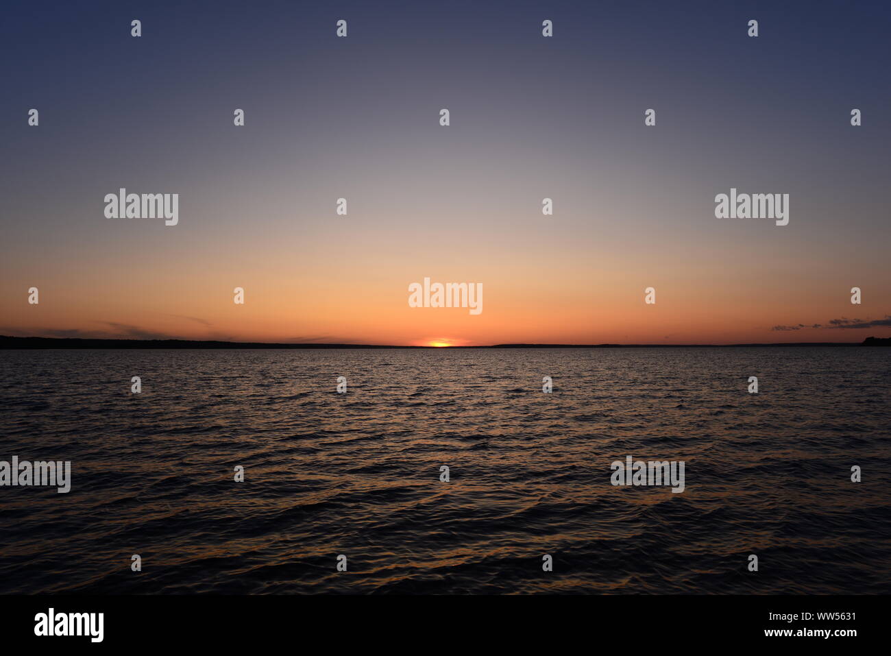 Horizon wave pattern hi-res stock photography and images - Alamy