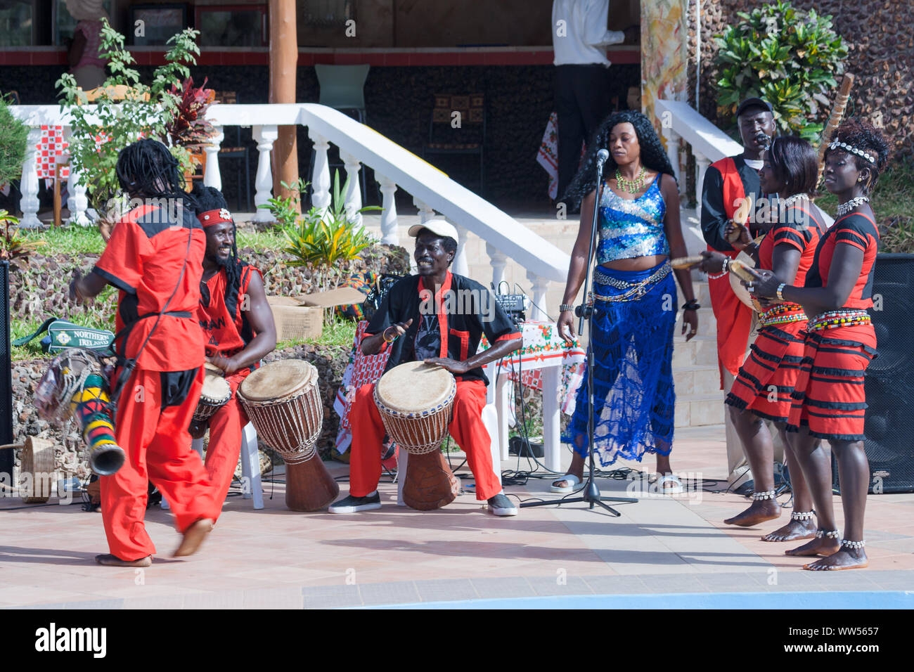 West african outfit hi-res stock photography and images - Alamy