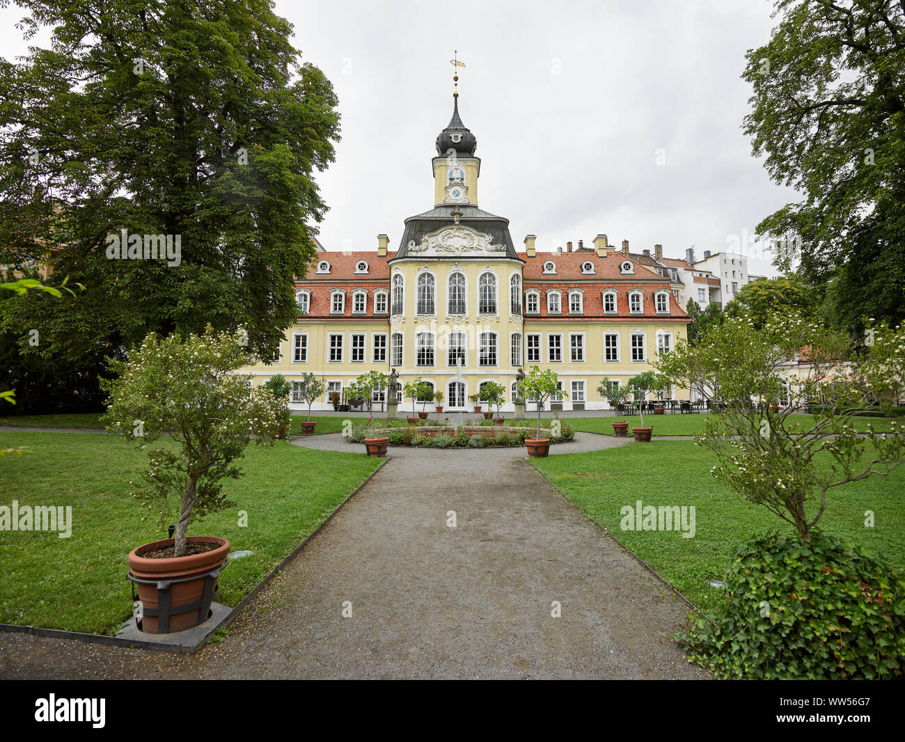 Rococo building hi-res stock photography and images - Alamy