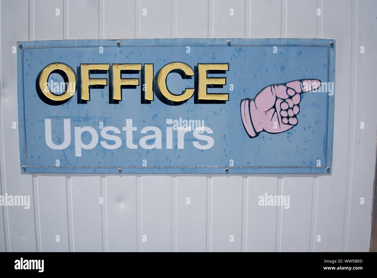 Hand painted sign signage pointing hi-res stock photography and images ...