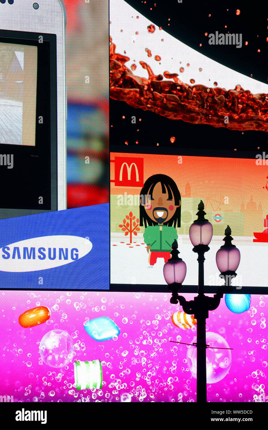 Pixel fade hi-res stock photography and images - Alamy