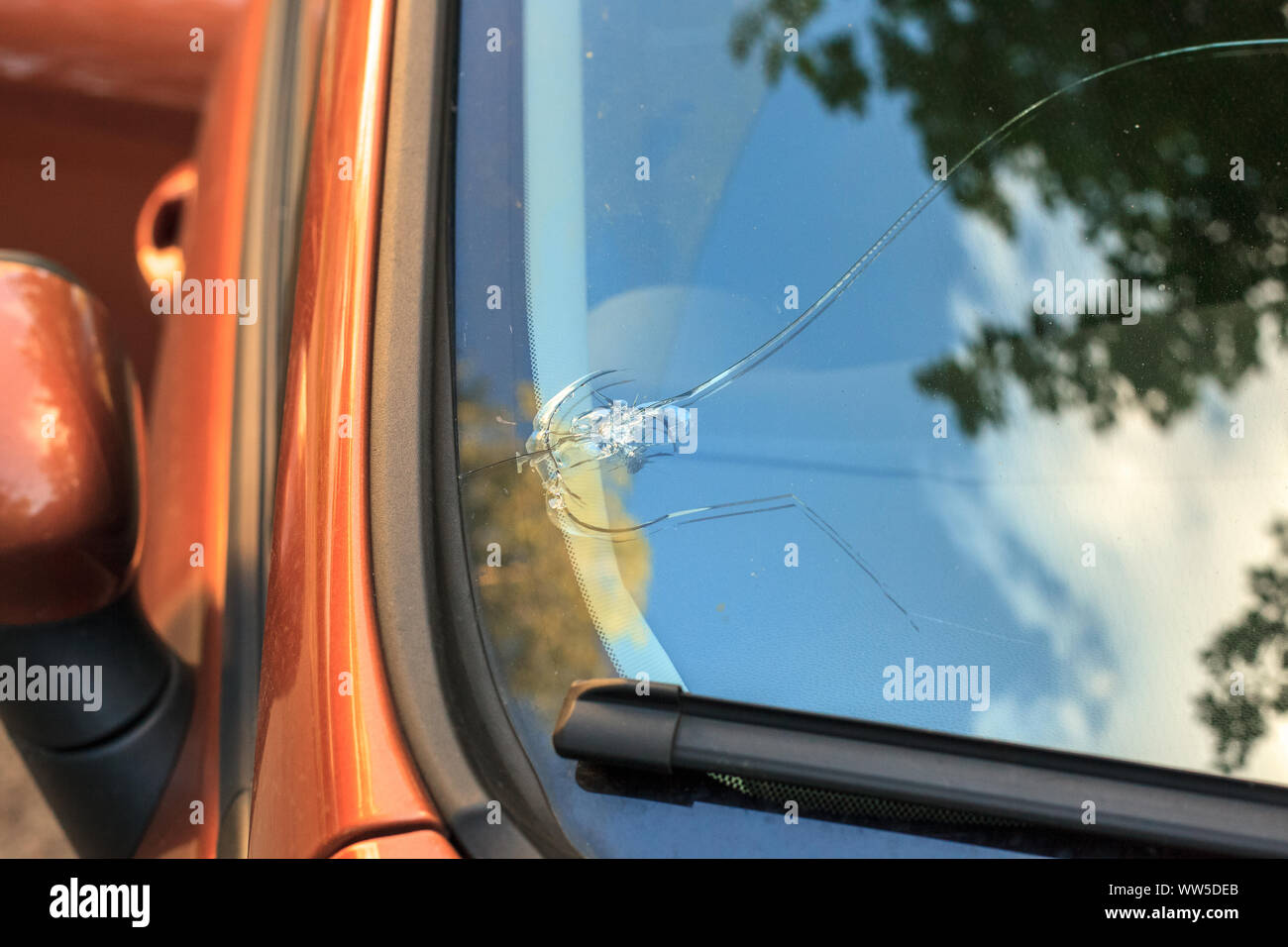 Broken Car Windshield High Resolution Stock Photography and Images - Alamy