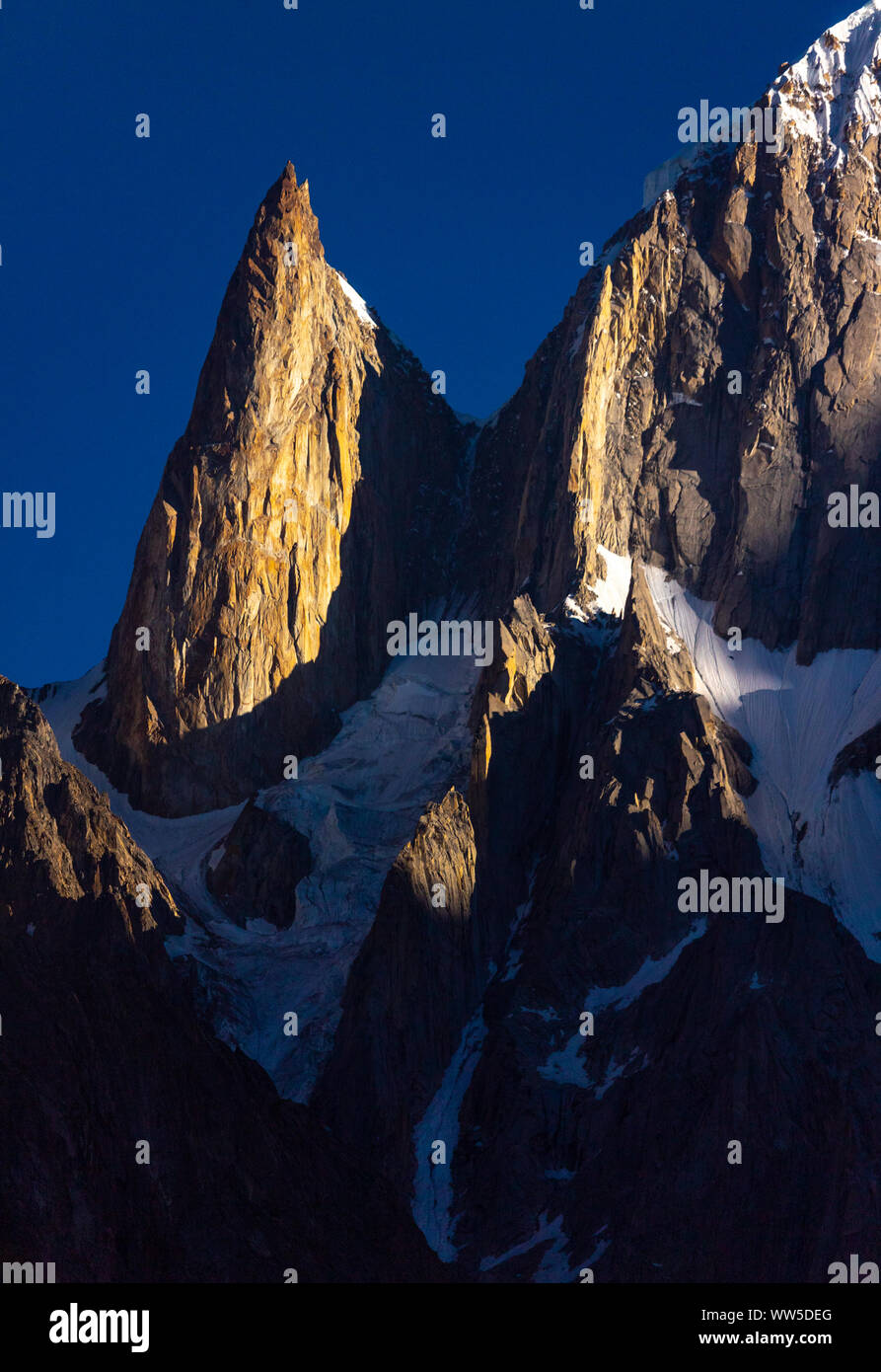 Ultar sar peak hi-res stock photography and images - Alamy
