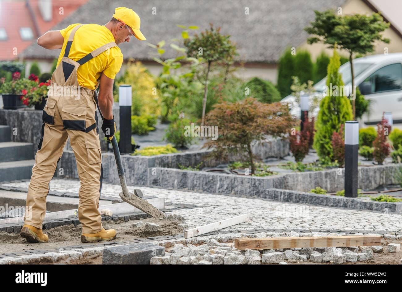 Construction working brick path hi-res stock photography and images - Alamy