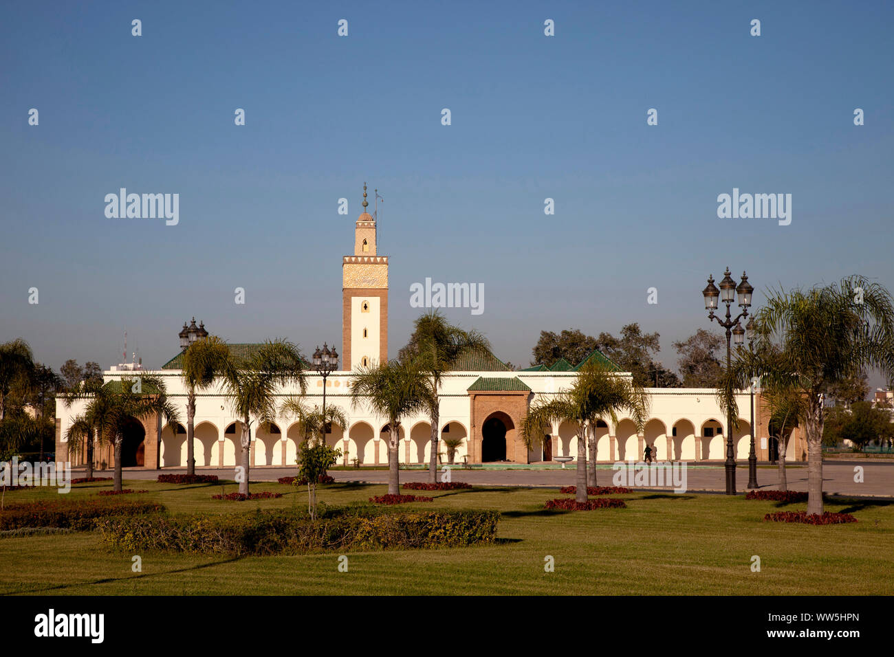 Royal mosque architecture hi-res stock photography and images - Alamy