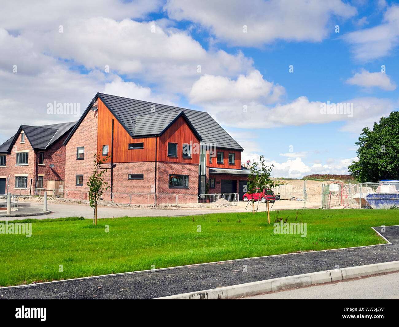 Newly built homes in a residential estate in England Stock Photo - Alamy