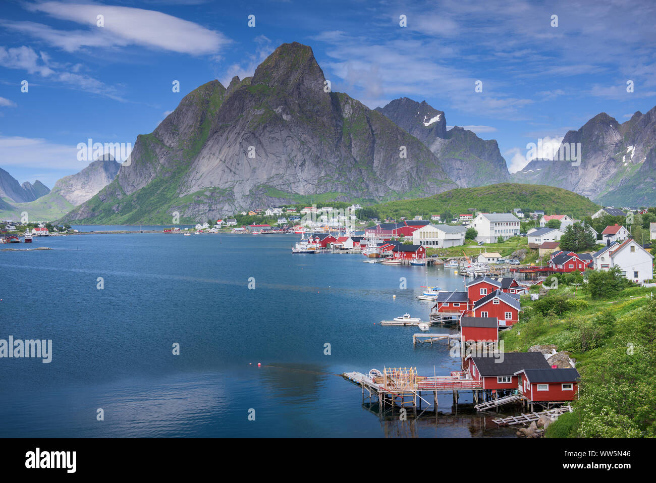Beautiful Reine fishing village in Lofoten Islands in Summer, Norway ...