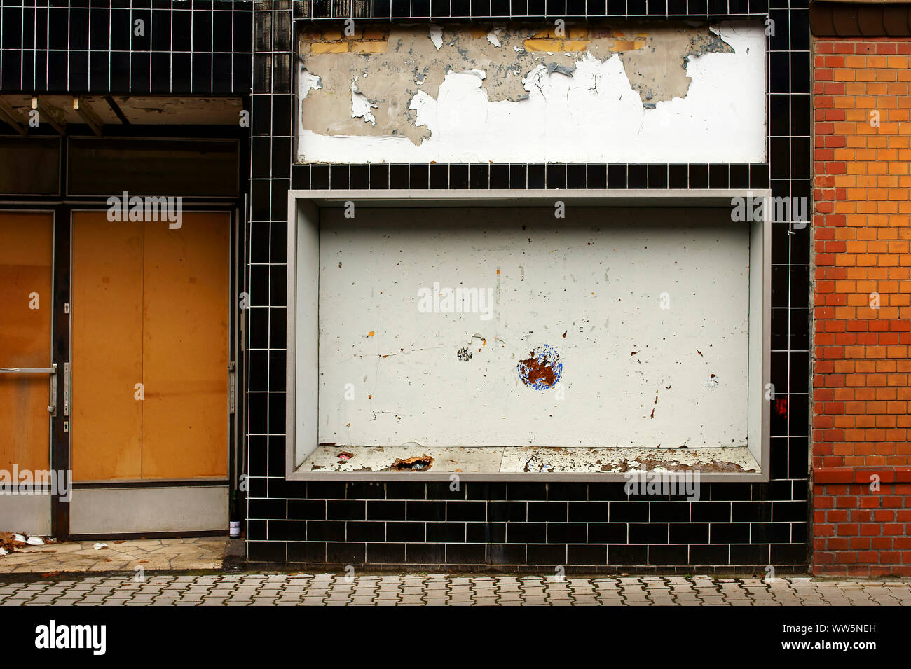 Old cinema entrance hi-res stock photography and images - Alamy