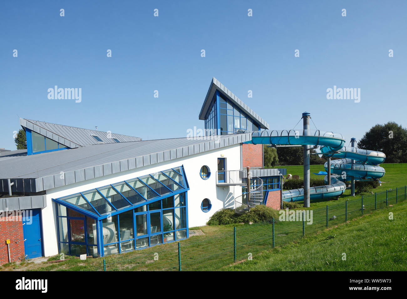 swimming-pool-dangastquellbad-north-sea-resort-dangast-varel-dangast