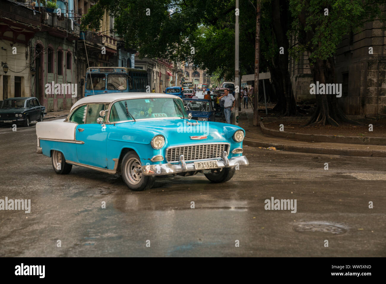 Turning around hi-res stock photography and images - Alamy