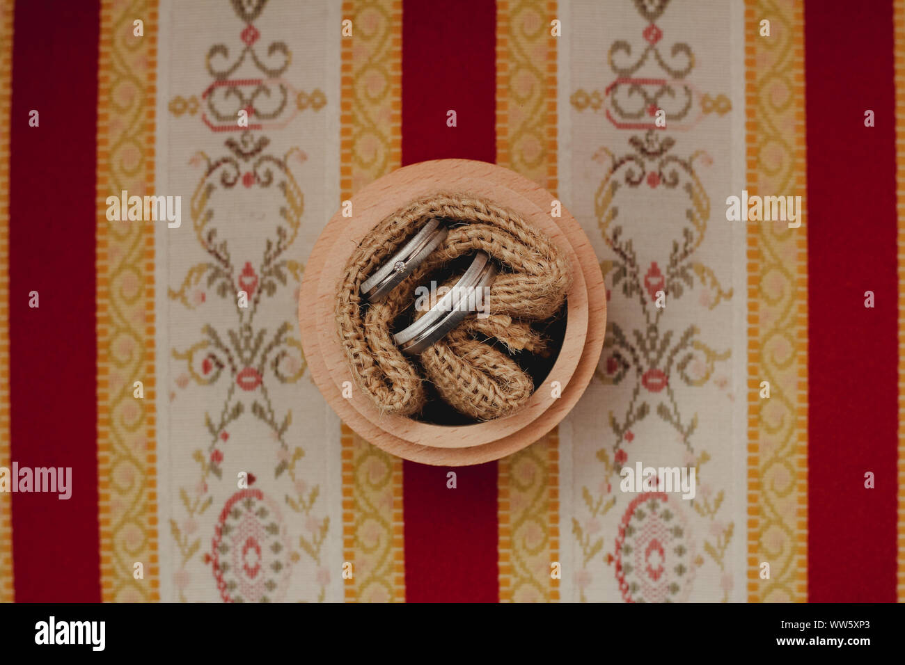 Pot of gold still life hi-res stock photography and images - Alamy