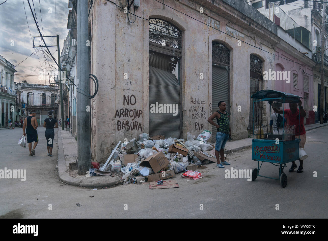 Ice cream booth hi-res stock photography and images - Alamy