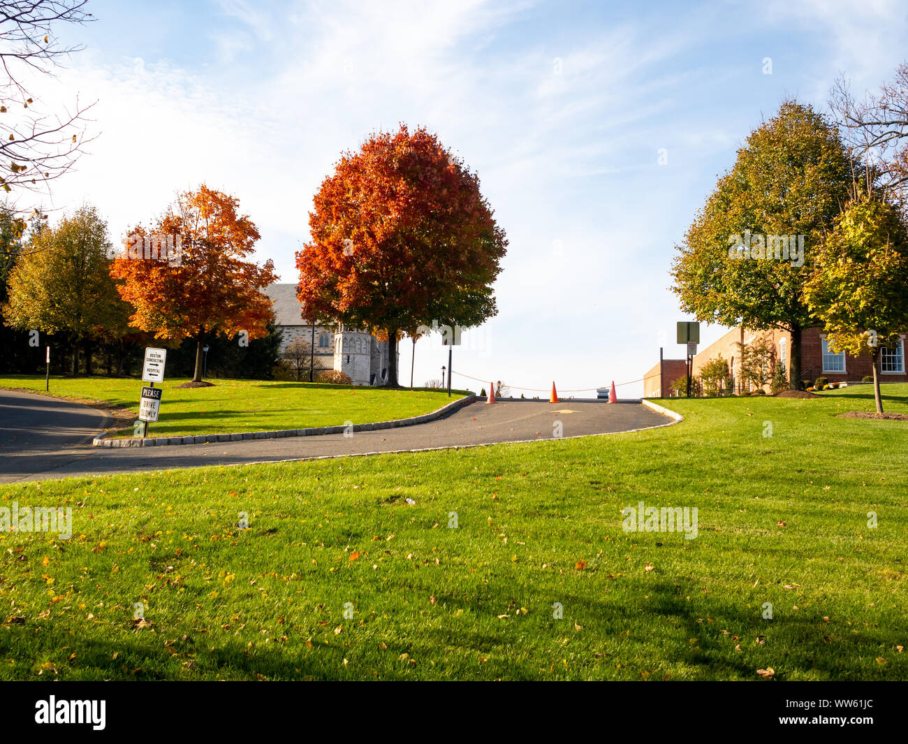 Sunny driveway hi-res stock photography and images - Alamy