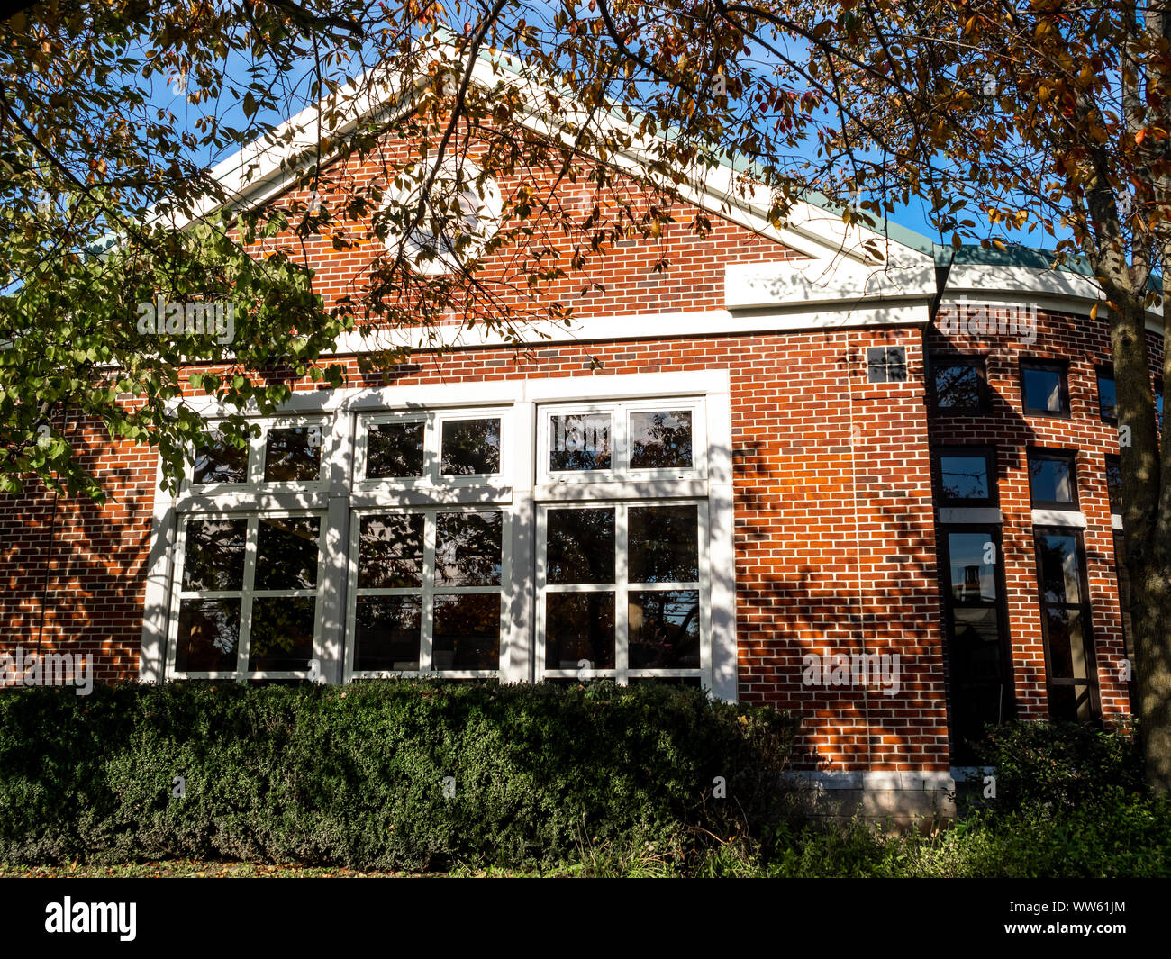 Red brick building america hi-res stock photography and images - Alamy