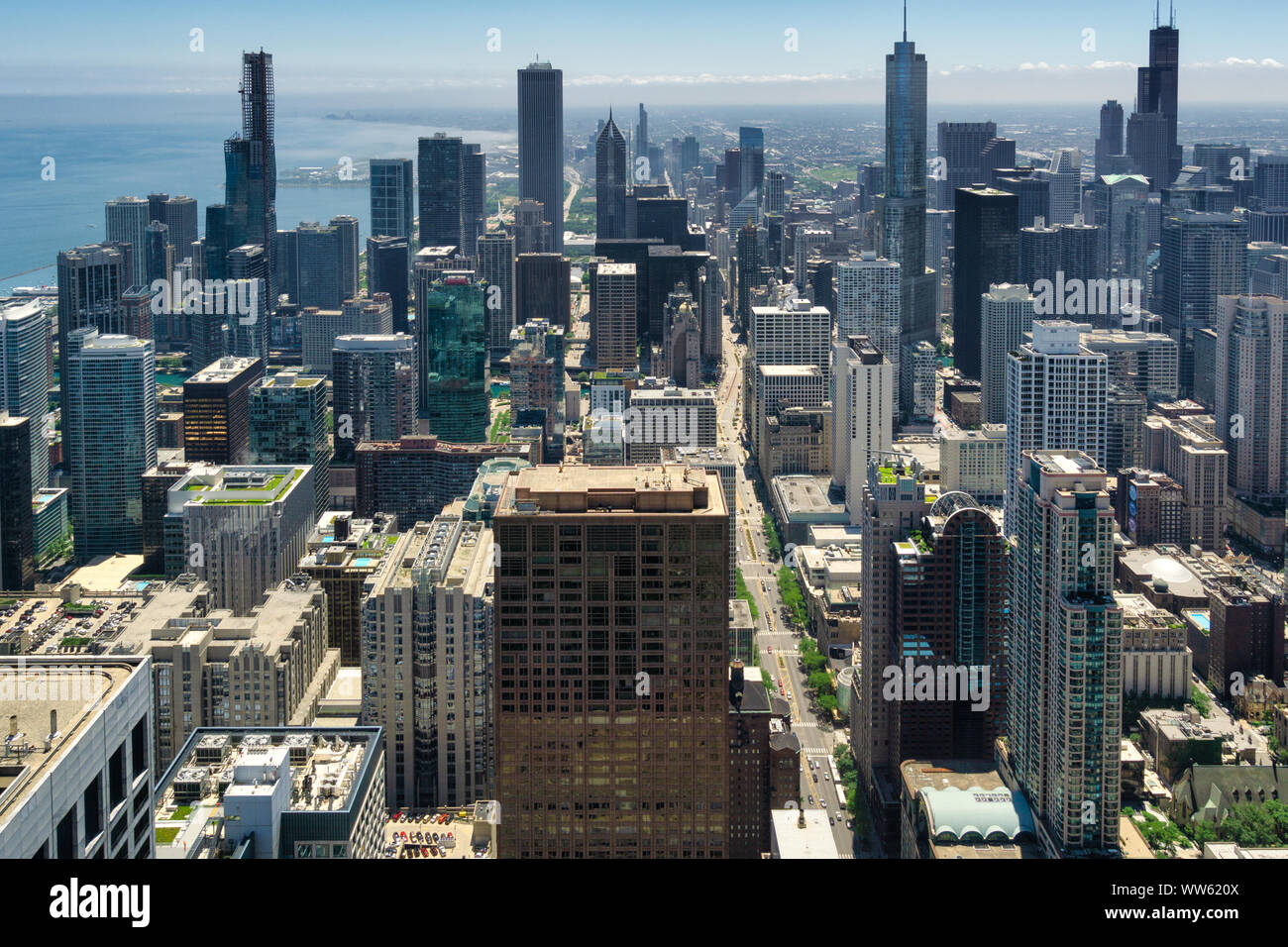 Chicago skyline aerial hi-res stock photography and images - Alamy