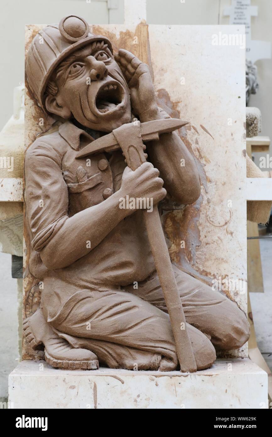 Stone masons mark hi-res stock photography and images - Alamy