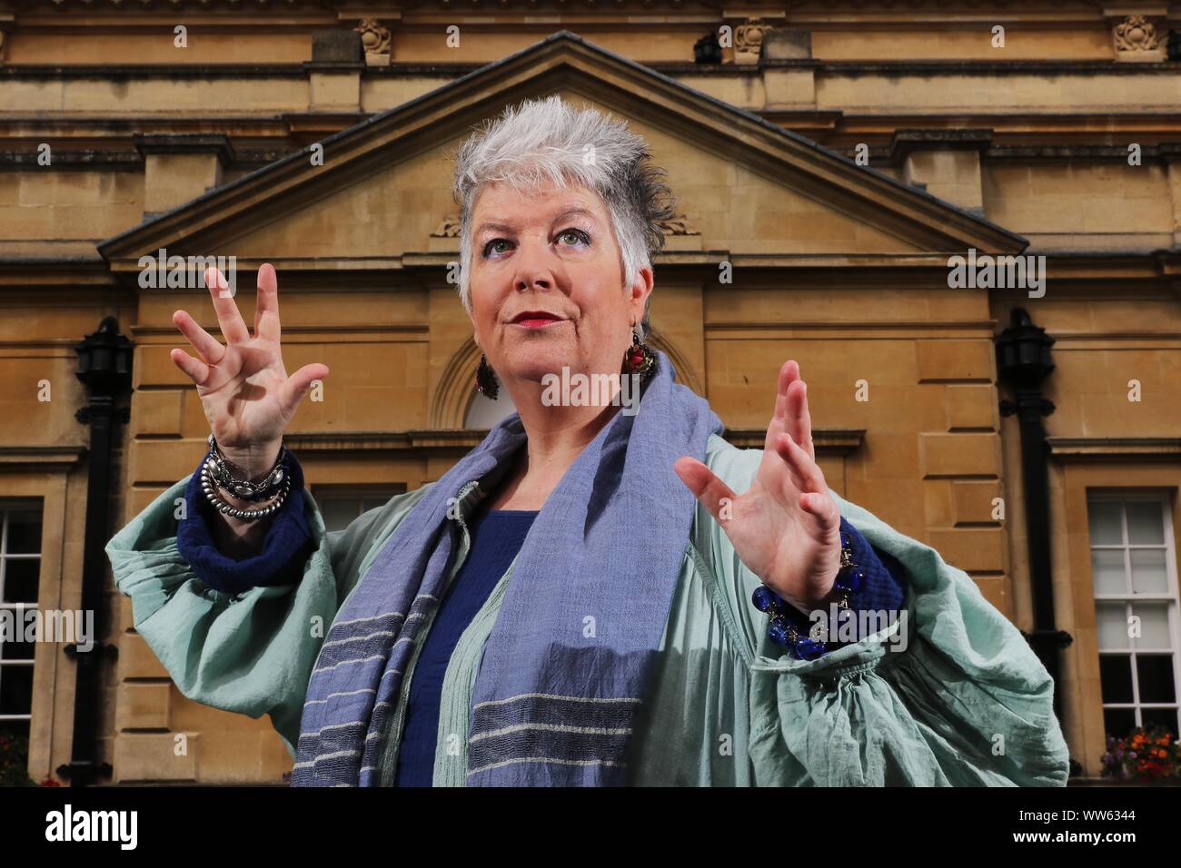 Lady story teller hi-res stock photography and images - Alamy