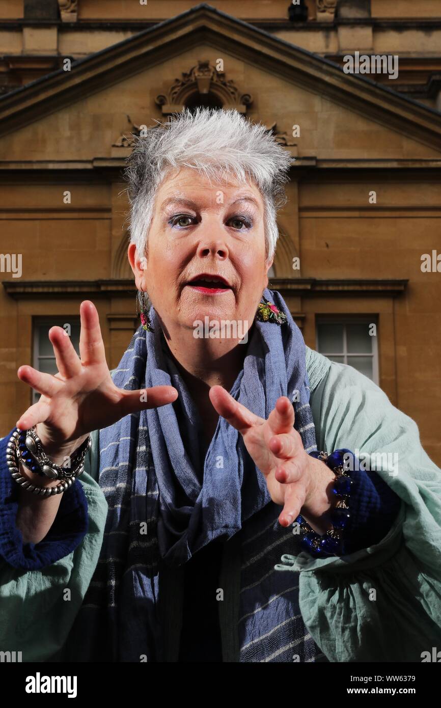 Lady story teller hi-res stock photography and images - Alamy
