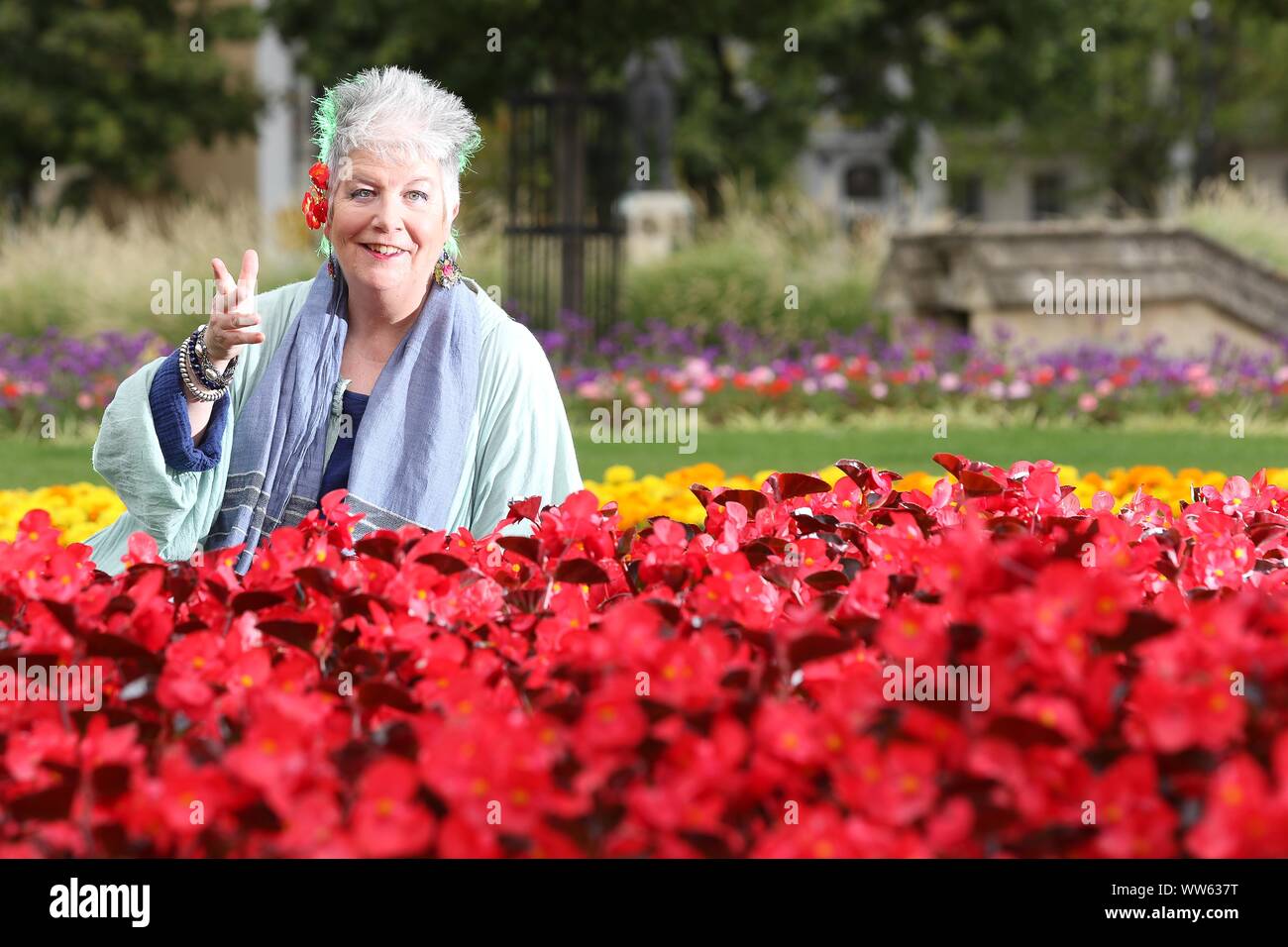 Lady story teller hi-res stock photography and images - Alamy