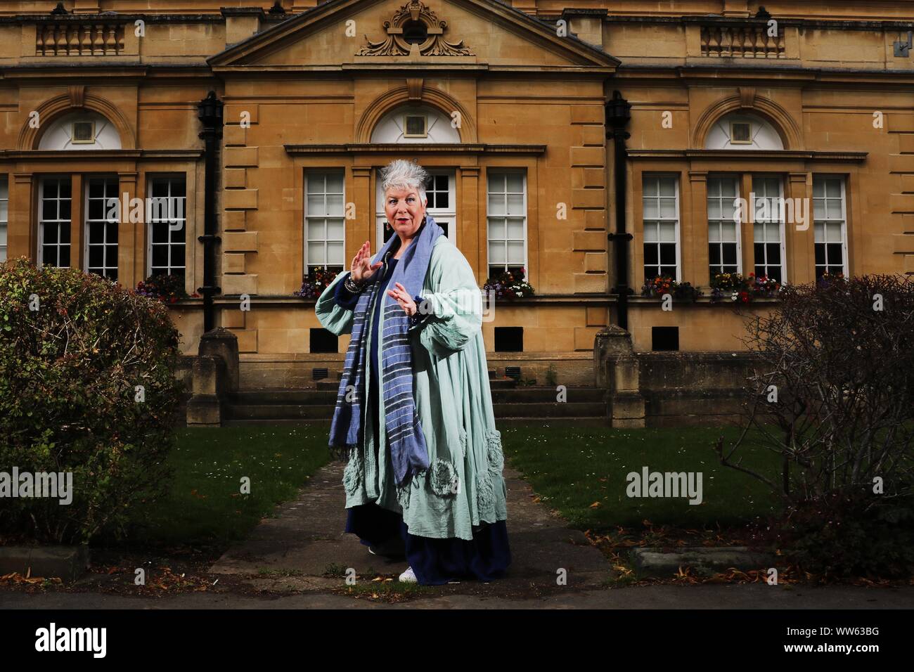 Lady story teller hi-res stock photography and images - Alamy