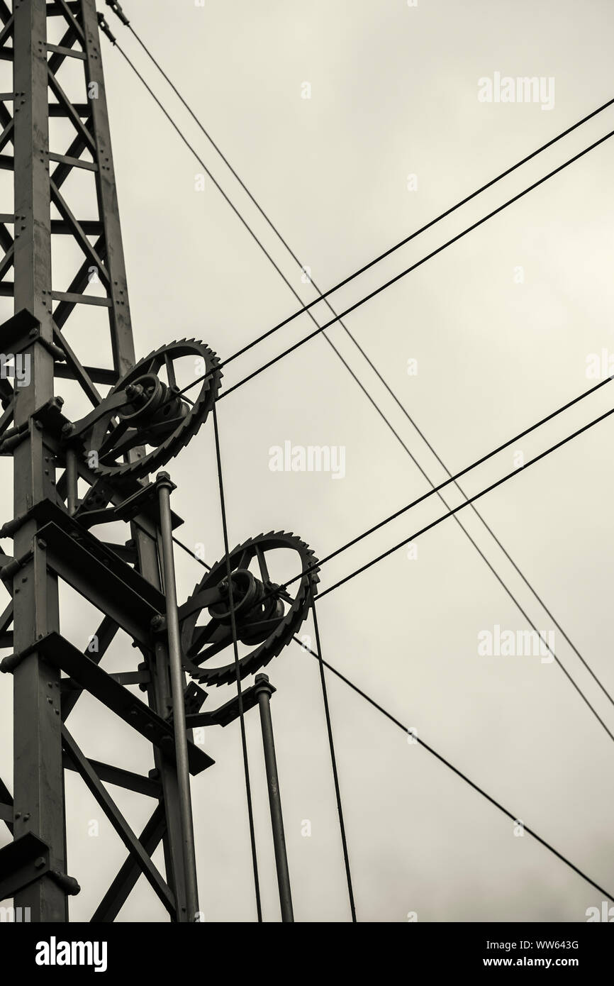Catenary hi-res stock photography and images - Alamy