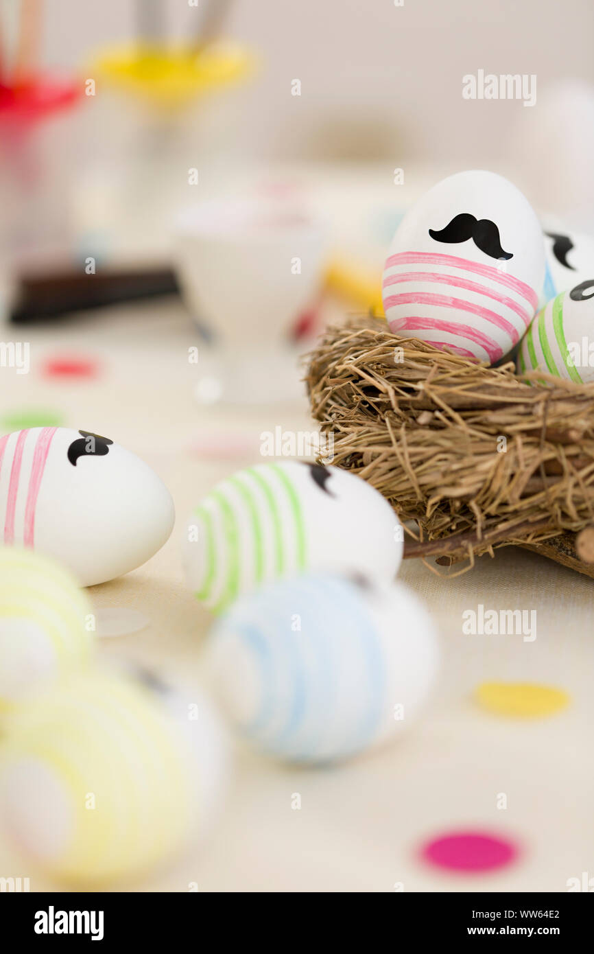 Nest egg scheme hi-res stock photography and images - Alamy