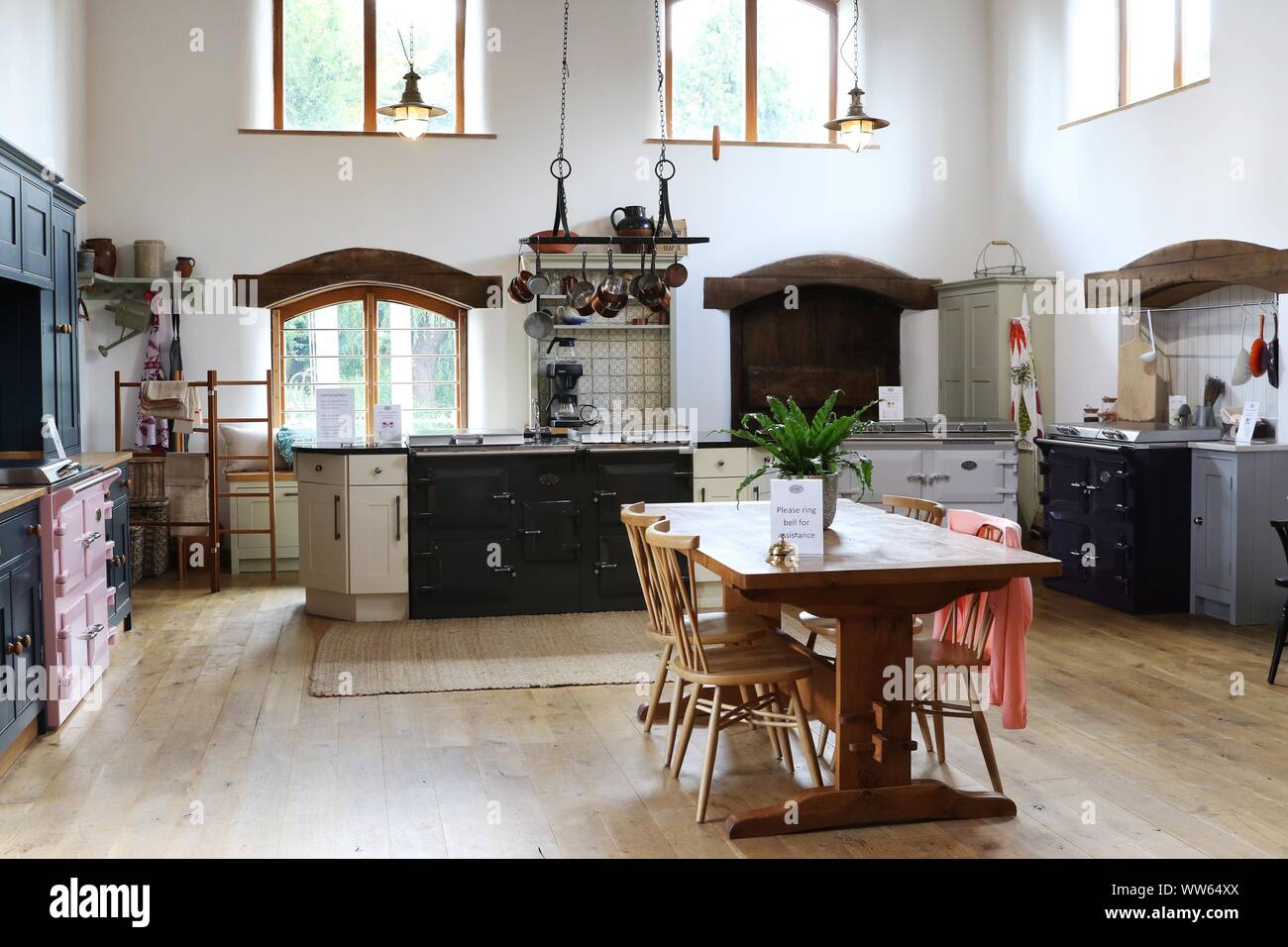 Everhot logo hi-res stock photography and images - Alamy