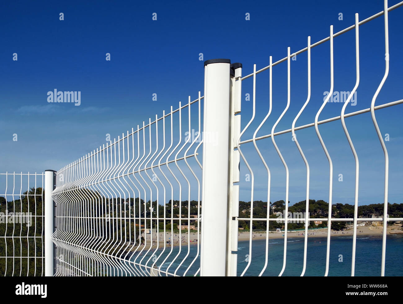 Metal picket fence hi-res stock photography and images - Alamy