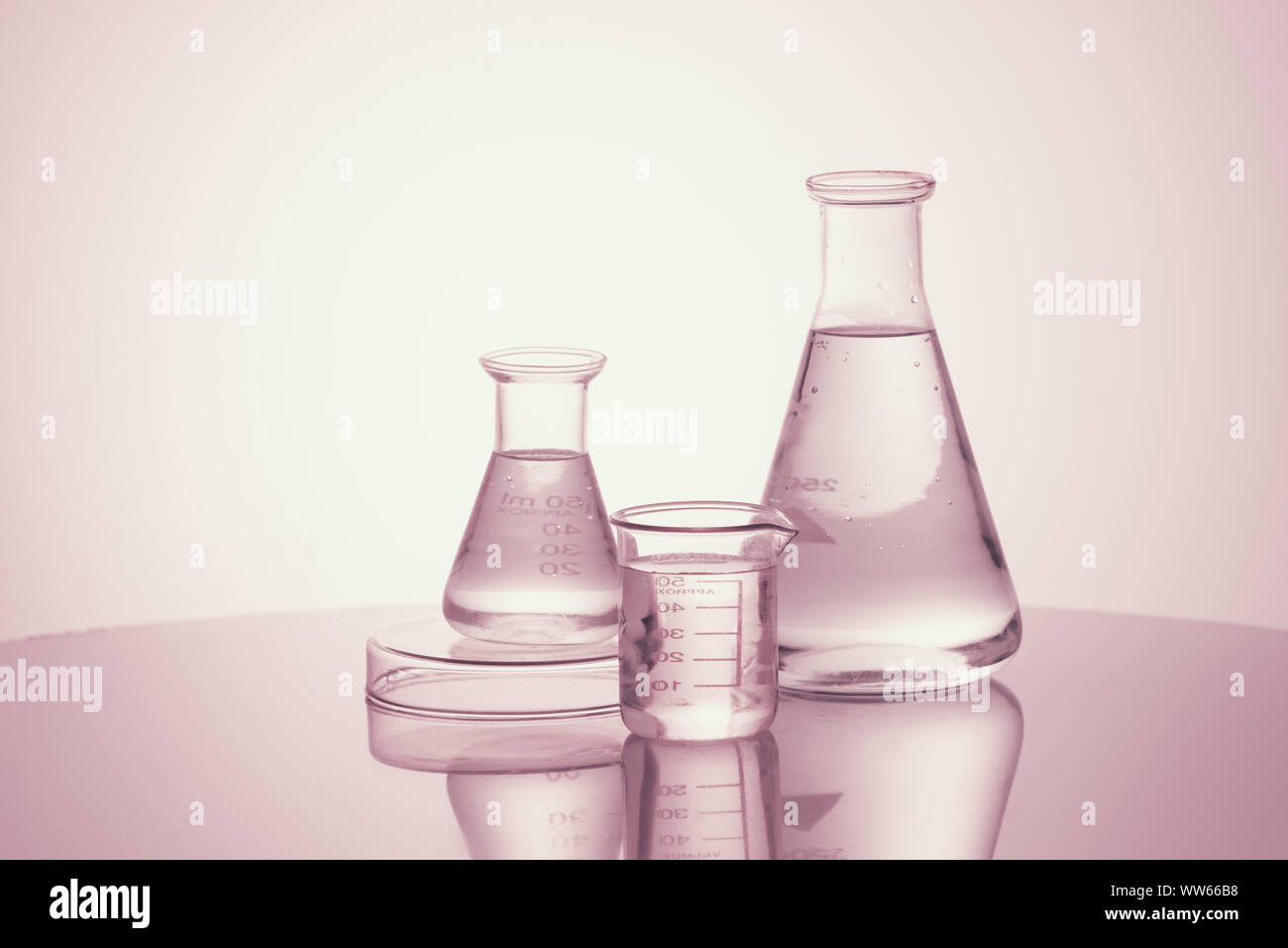 Laboratory glassware equipment hi-res stock photography and images - Alamy