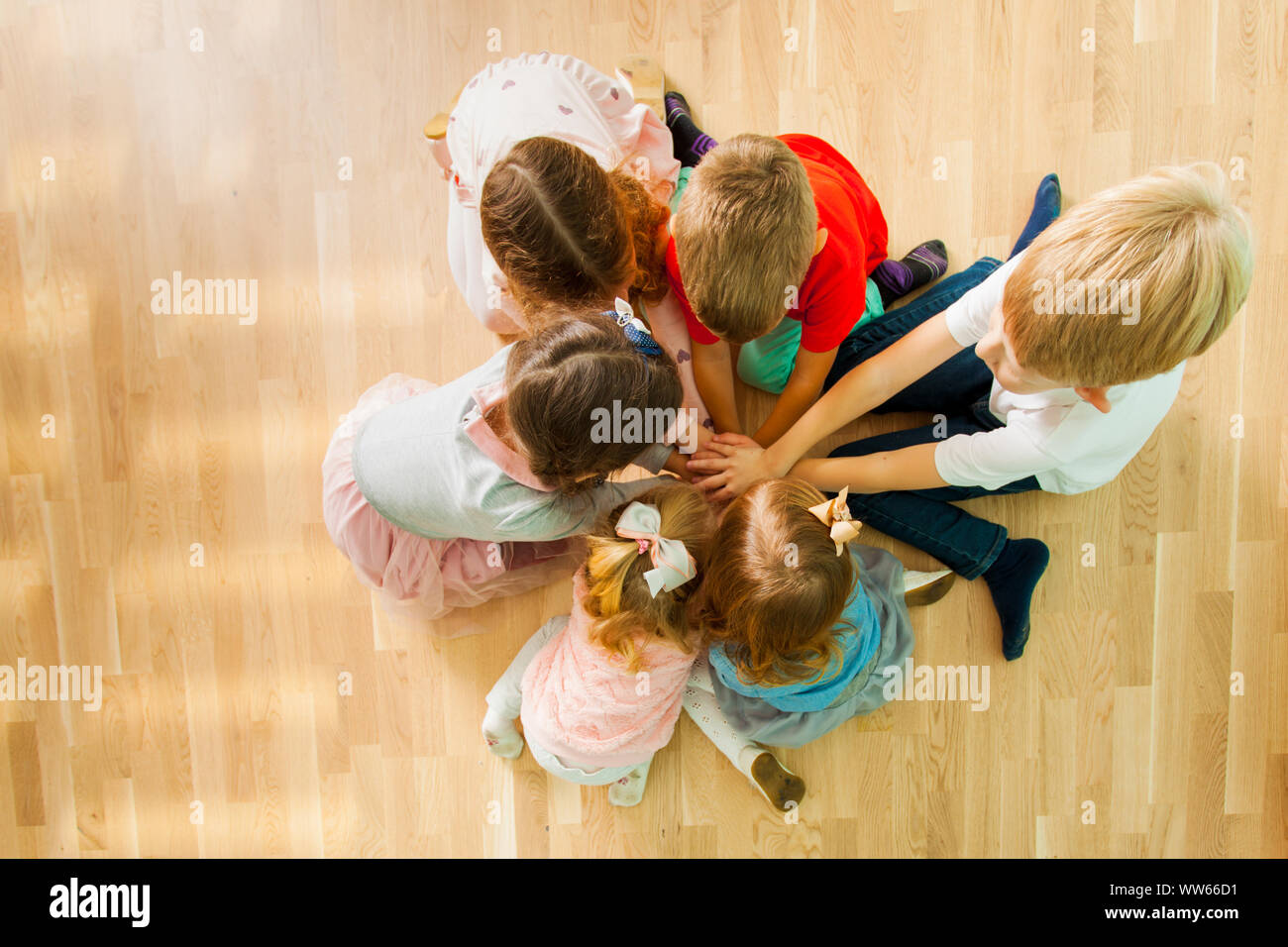Children sit in circle on hi-res stock photography and images - Alamy
