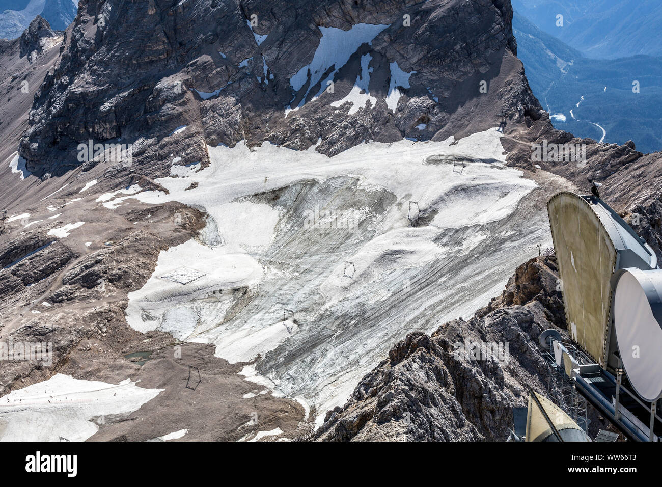 Schneeferner glacier with the schneefernerkopf hi-res stock photography ...