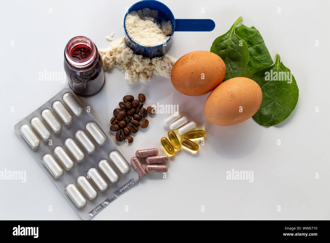 Vitamins and powder Stock Photo - Alamy
