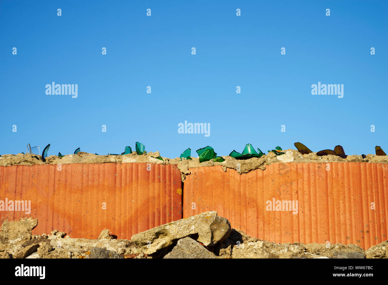 Wall with glass shards hi-res stock photography and images - Alamy