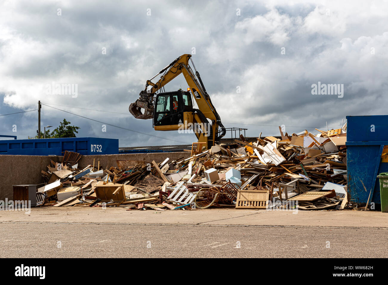 Junkyard scene hi-res stock photography and images - Alamy