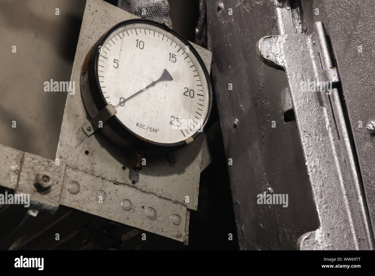Vintage industrial manometer shows zero pressure, close-up photo Stock ...