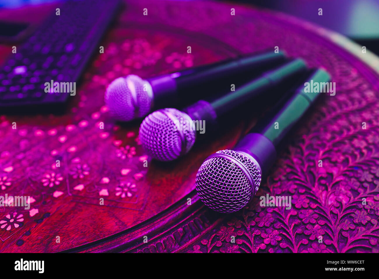 Microphones in concert hall hi-res stock photography and images - Alamy