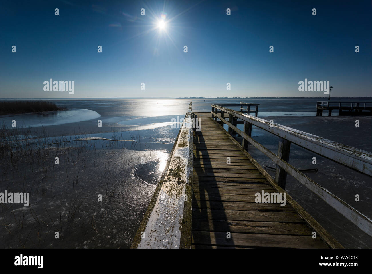 Seaside winter sun hi-res stock photography and images - Alamy