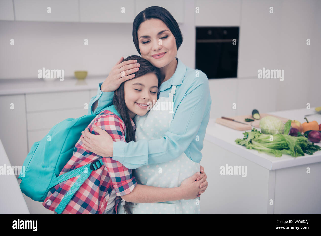 Cute People Cuddling Pictures