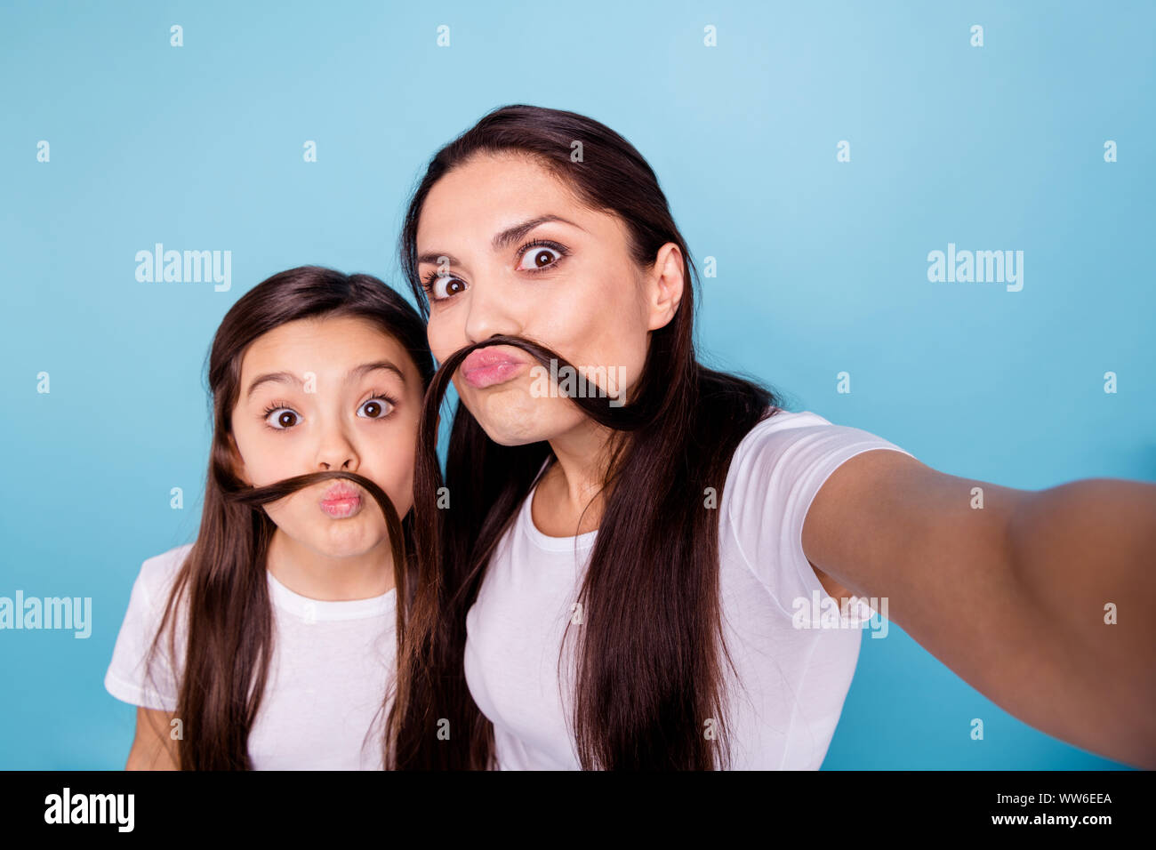 Close up photo amazing beautiful two people brown haired mom small ...