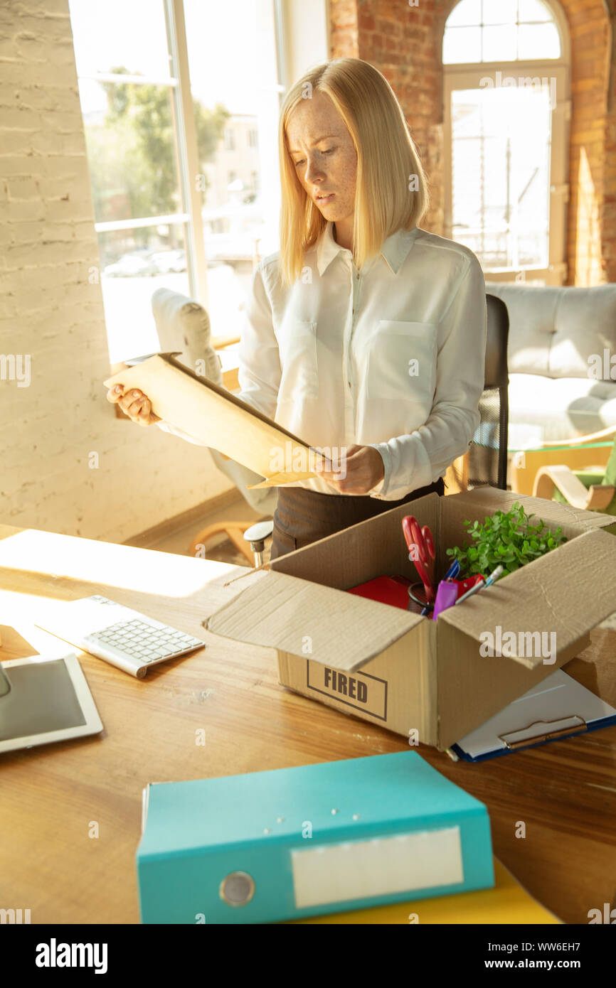 Office worker belongings in hi-res stock photography and images - Alamy