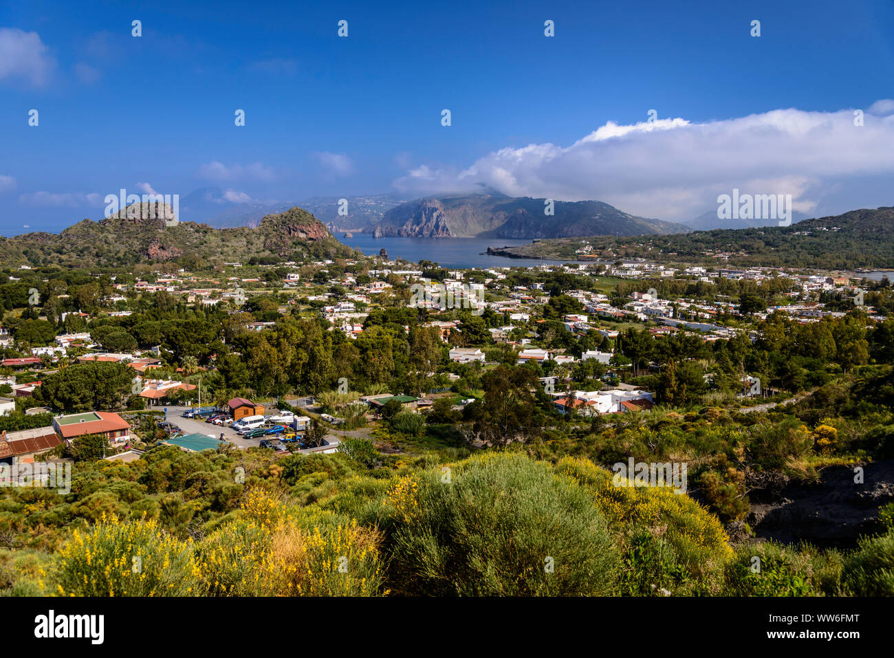 Vulcano porto against lipari hi-res stock photography and images - Alamy