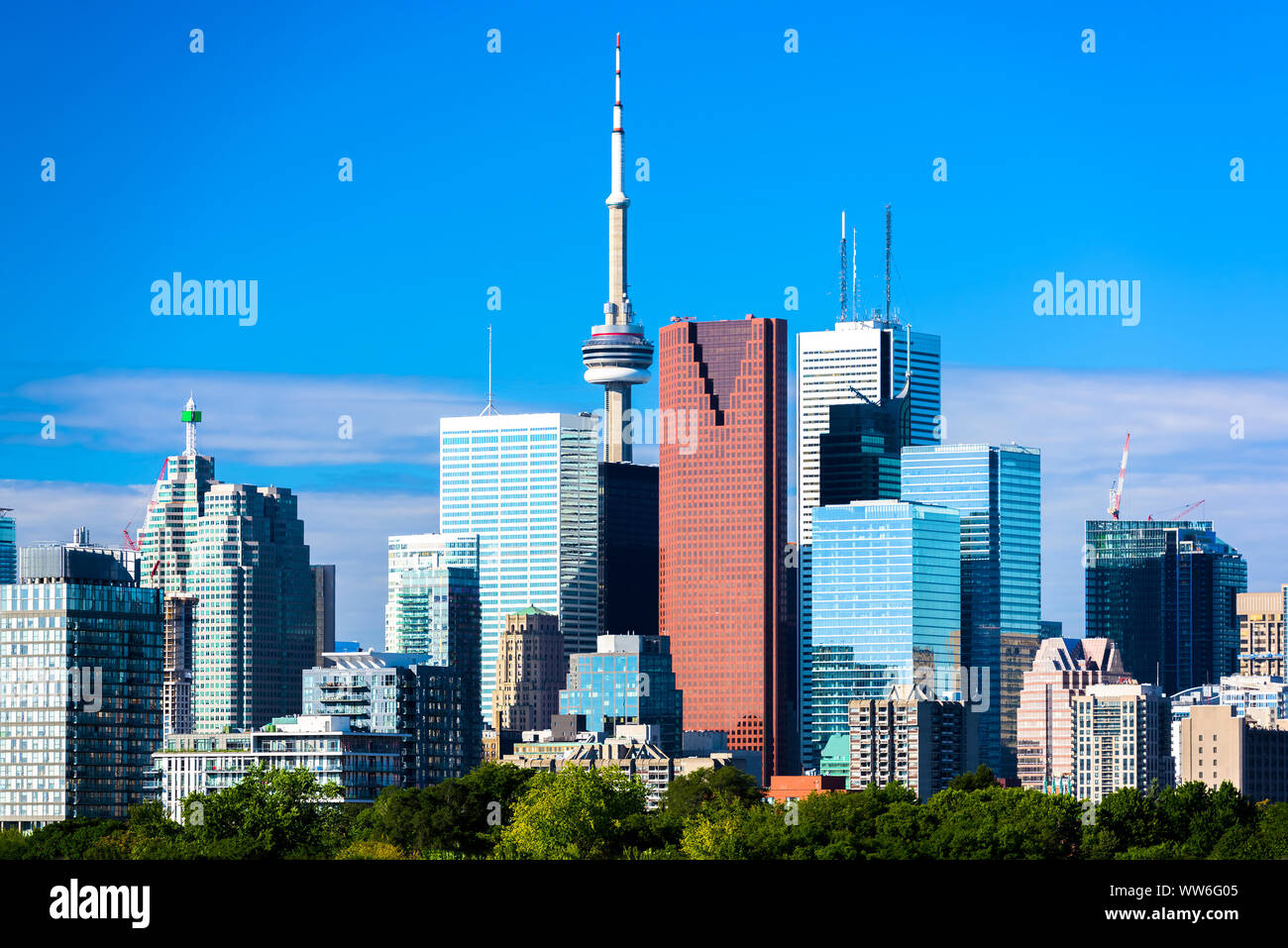 Toronto summer skyline hi-res stock photography and images - Alamy