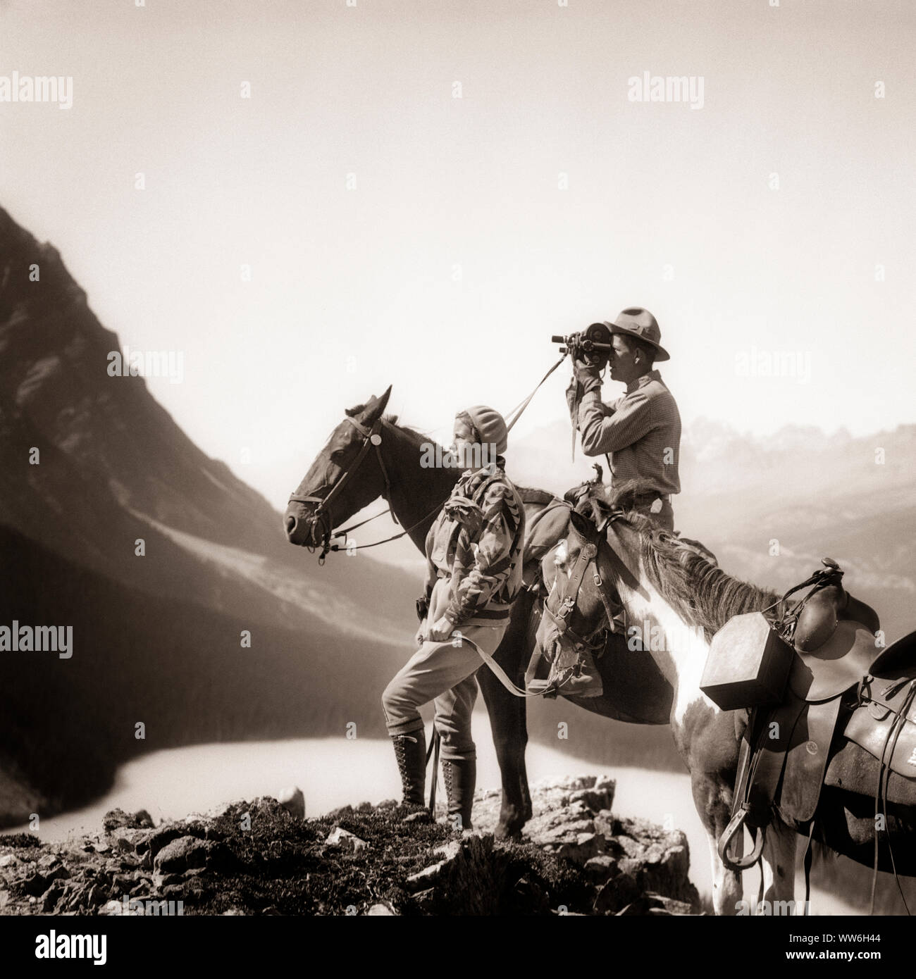 1930s woman vintage in mountains hi-res stock photography and images ...