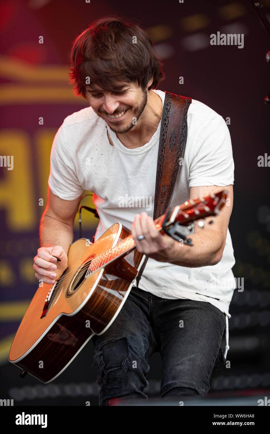 Morgan evans singer hi-res stock photography and images - Alamy