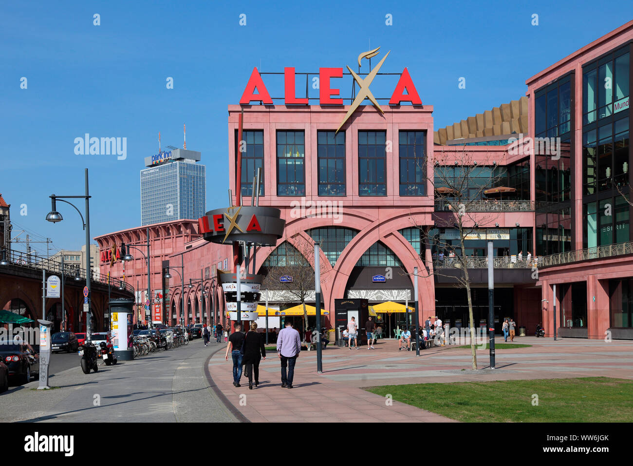 Alexa shopping center hi-res stock photography and images - Alamy