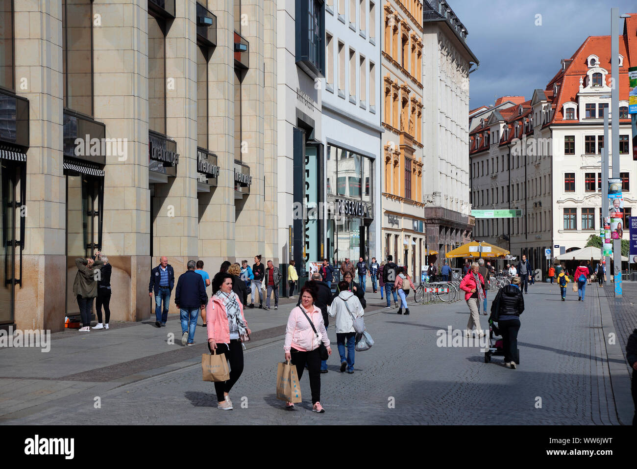 Germany, Saxony, Leipzig, market, street scene, passers-by Stock Photo ...