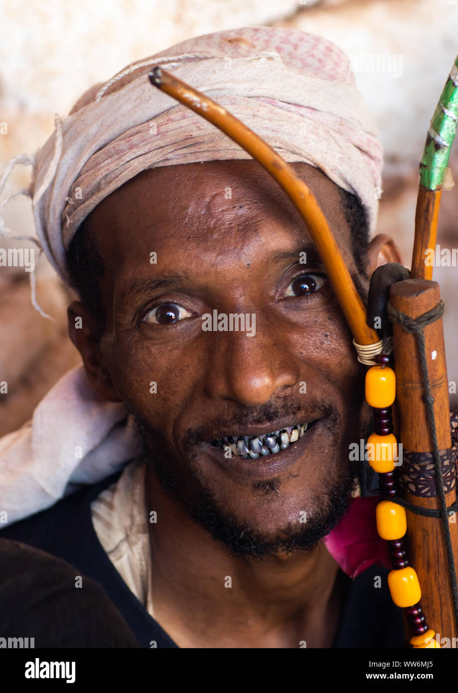 Oromo man with rooten teeth during Sheikh Hussein pilgrimage, Oromia ...